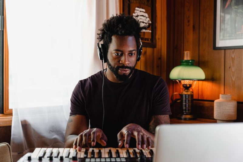 Fakaza - Your Gateway to South African Music | Entrepo